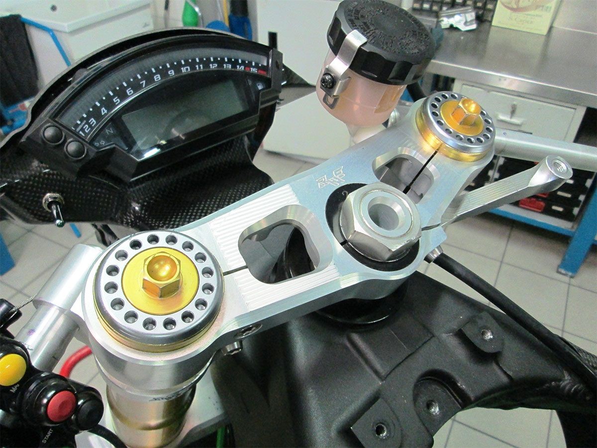 Robby Moto Engineering 三角台 (標準型) [0501-0024-A]